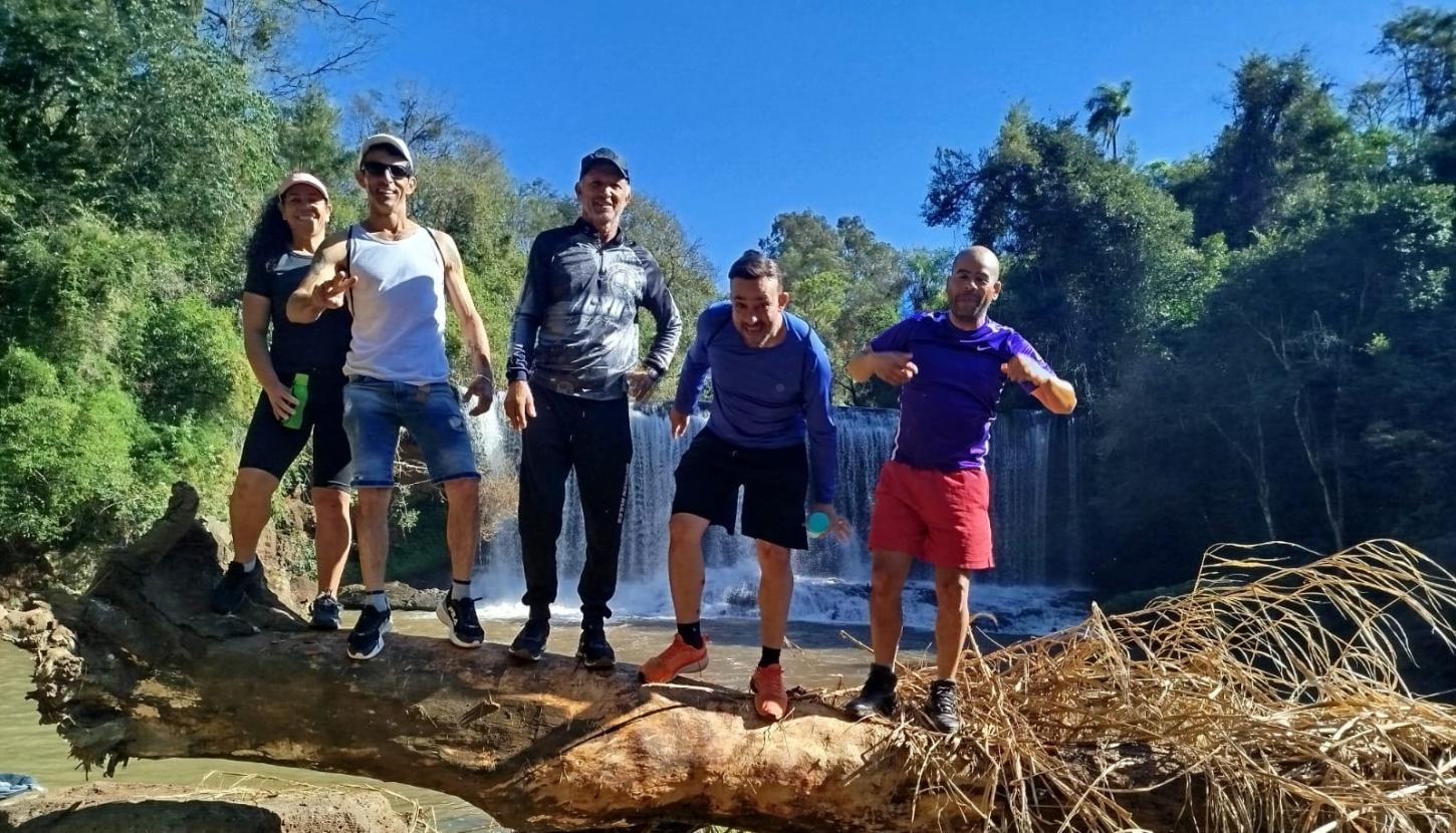 Grupo de Barbosa Ferraz participou da 10ª Caminhada na Natureza de ...